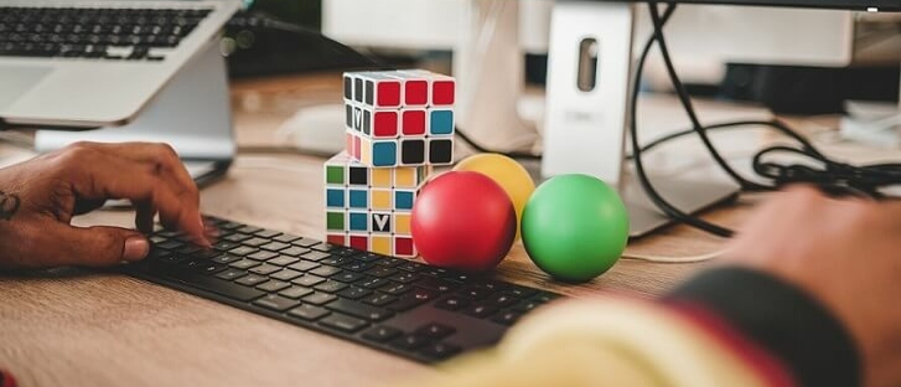 Which programs are included in a Microsoft Office package?