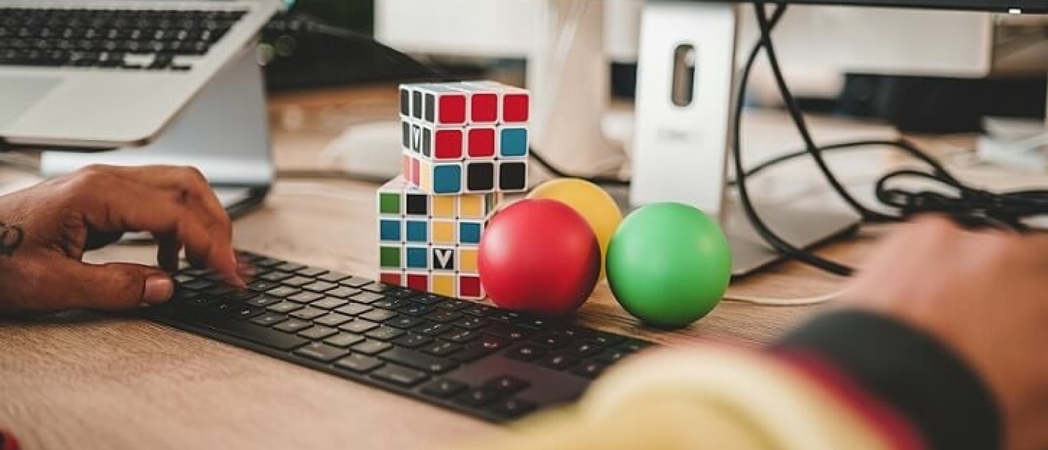 Which programs are included in a Microsoft Office package?