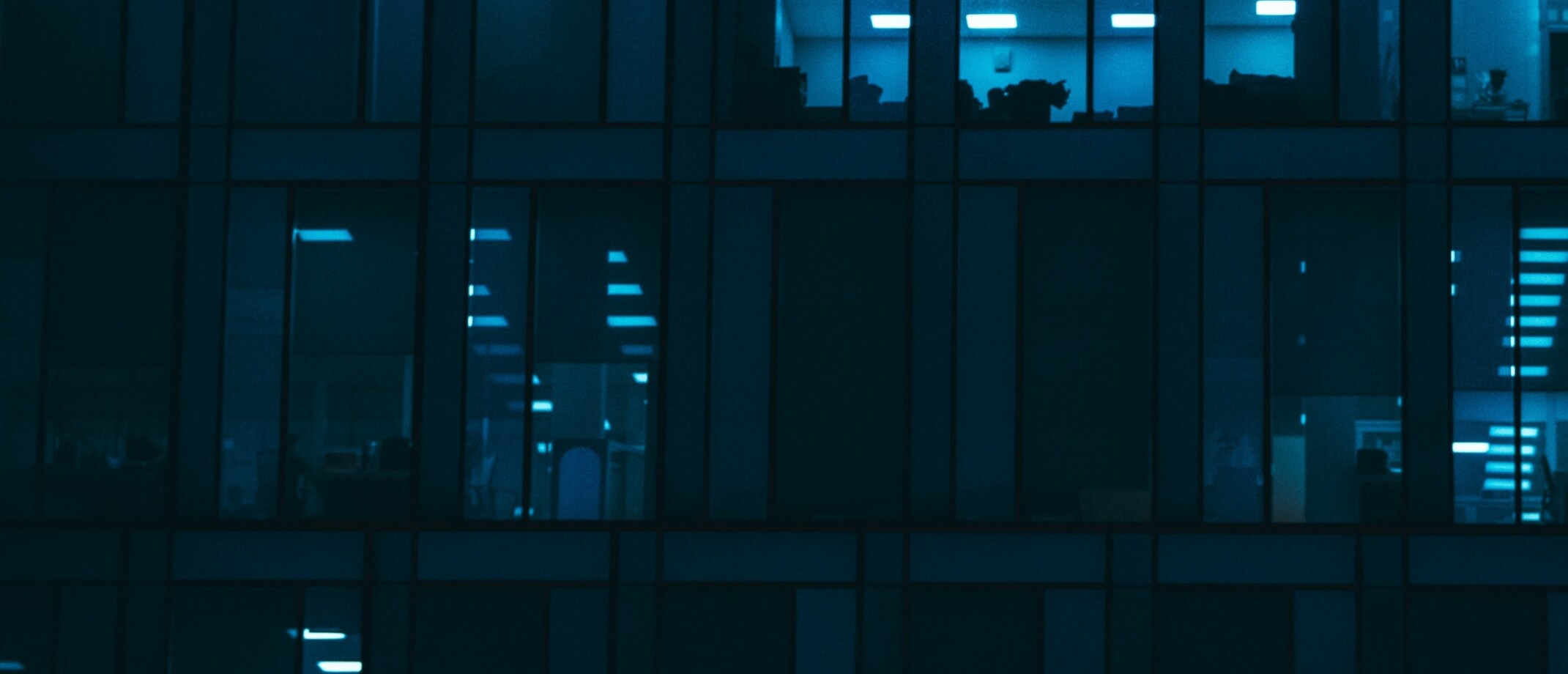 What are the server requirements for Windows Server 2022?