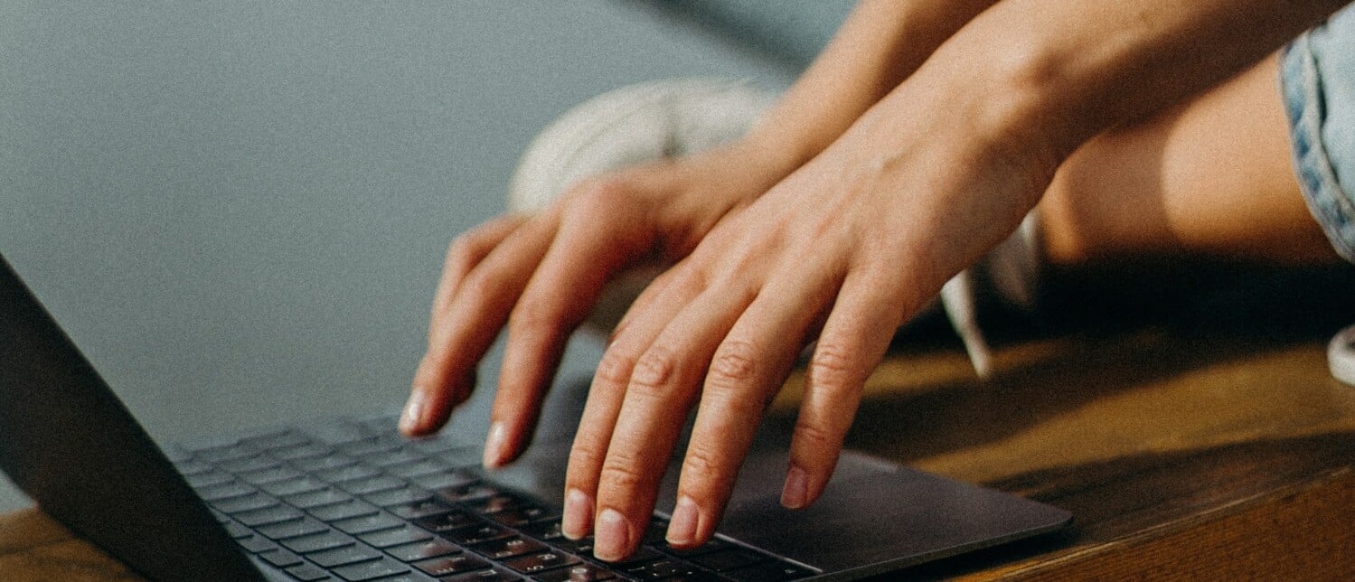 Windows Server 2022 Essentials vs Standard