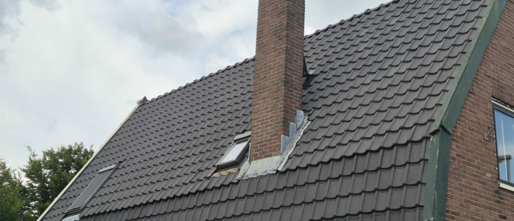 Schuin dak schuur vervangen | Kosten, dakbedekking & vakmanschap (2025)