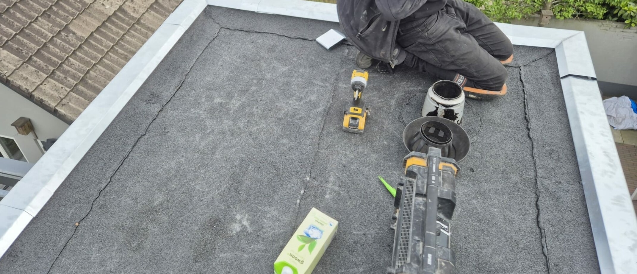 Dakleer over dakleer branden (2025): kan het, wat kost het en wanneer ...