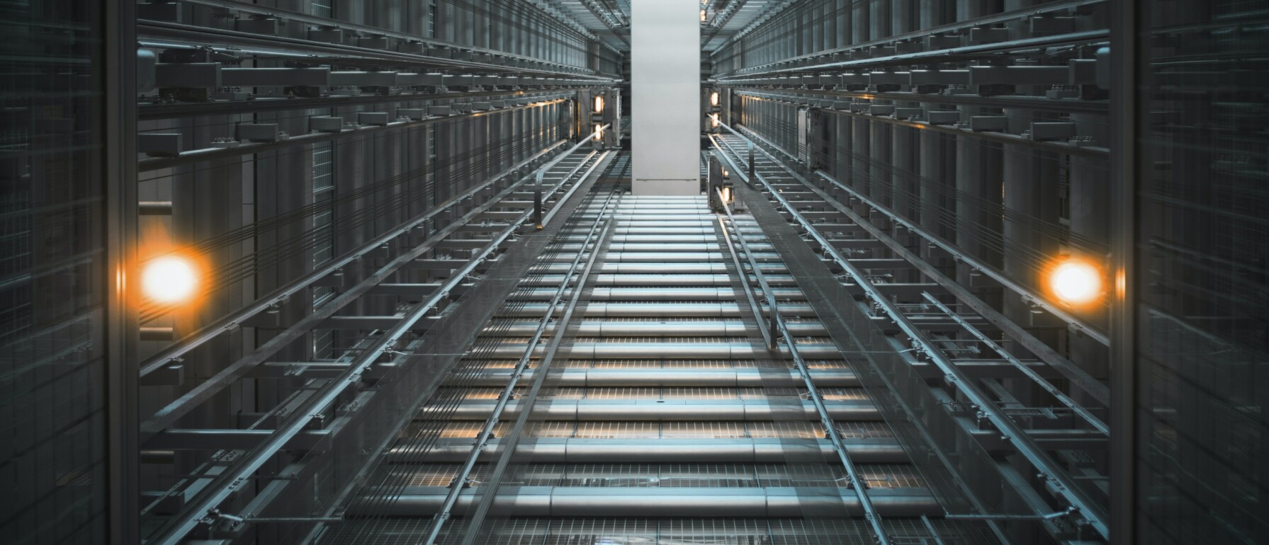 Windows Server 2025: Essentials vs. Standard vs. Datacenter