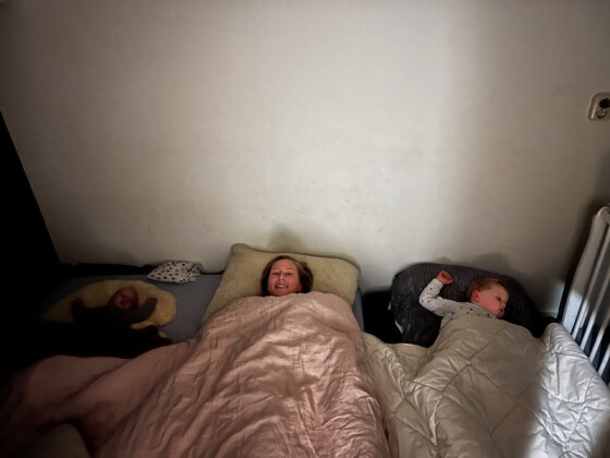 Samenslapen: De voordelen hiervan op de ontwikkeling van je kind