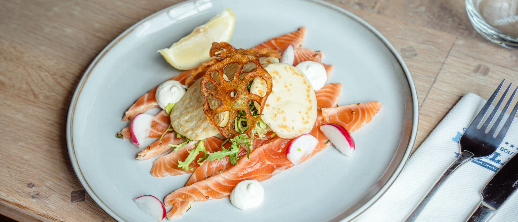 5 weetjes over de Zalm. En geniet van de sashimi van zalm bij Grandcafé ...