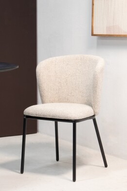 10X Onze favoriete Japandi eetkamerstoelen op een rijtje