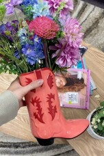 Deze cowboy laars vaas van Kwantum gaat viral