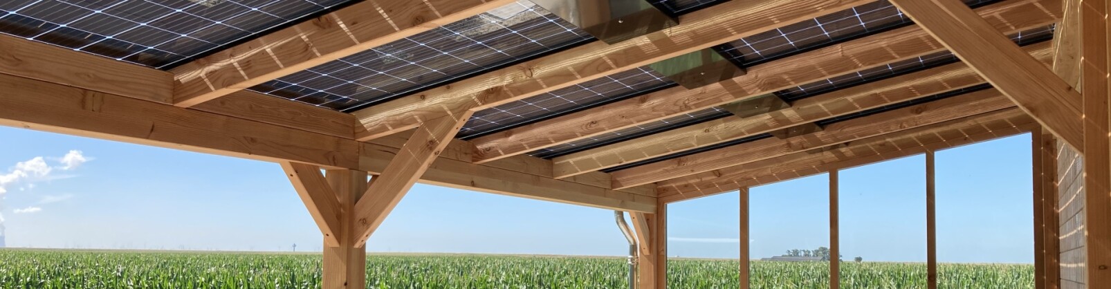 Veranda met Zonnepanelen | Schrijver Sierbestrating