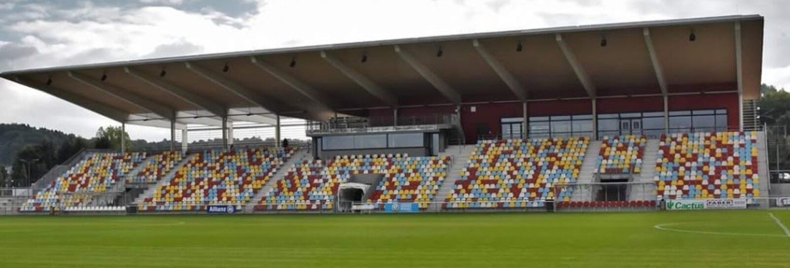 Stade municipal de bangante- Voetbalstadion.NET