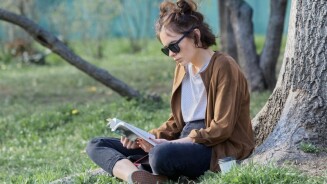 Pijn onder de ribben bij je buik?