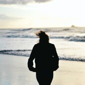 Wat is PEM? | Inzicht in PEM klachten & behandeling via PEM Therapie