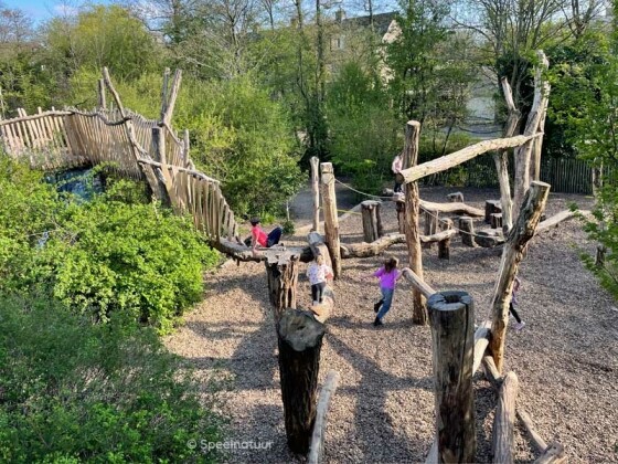hoe bouw je een natuurspeeltuin of groen schoolplein?