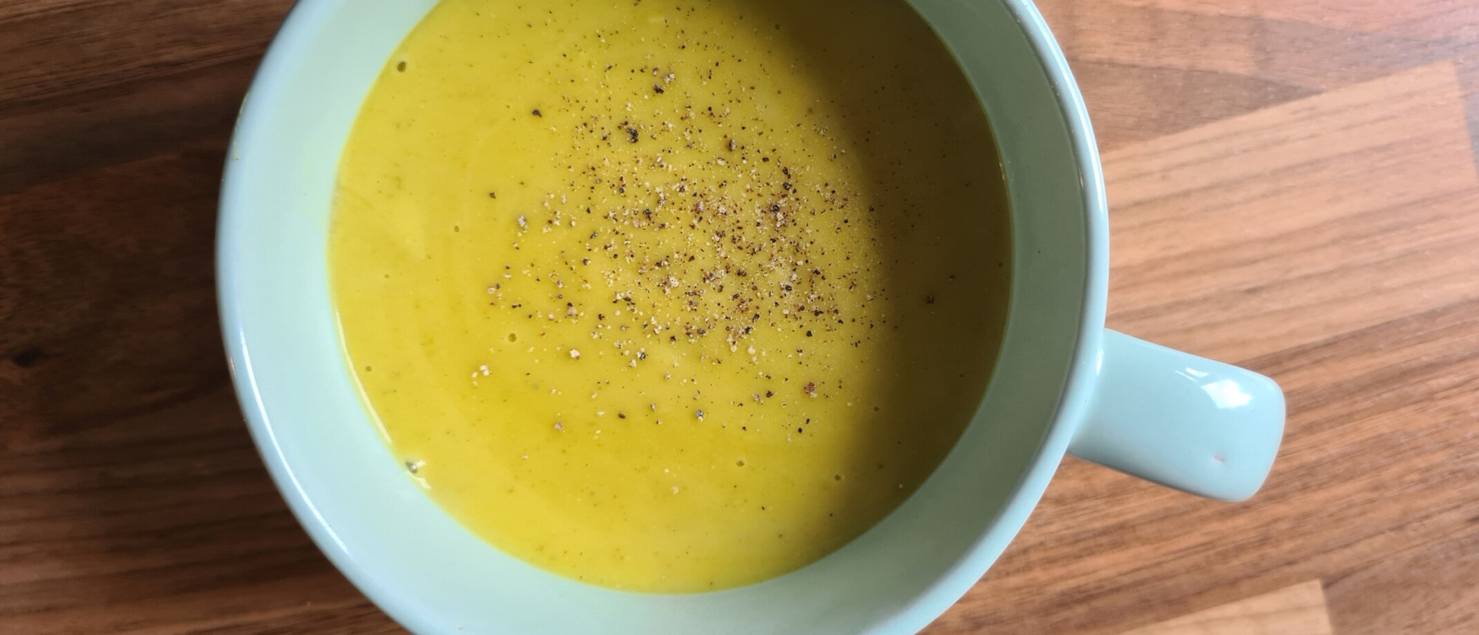 Gele linzensoep met kerrie en kokos