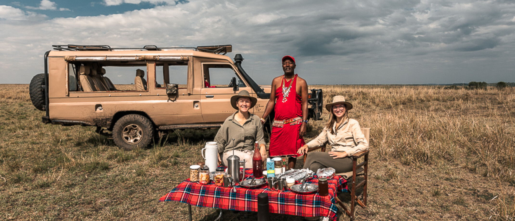 What is a bush breakfast on safari?