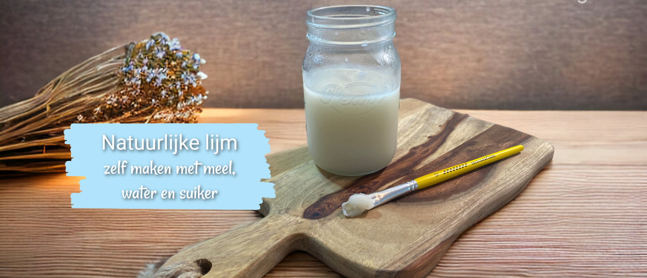 Natuurlijke lijm zelf maken met meel, water en suiker!