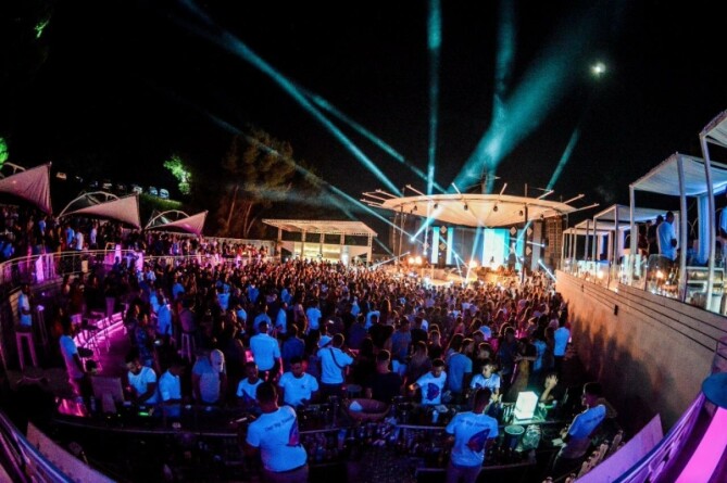 Top Dance Clubs in Durrës; Albanië [Uitgaan & Clubbing]