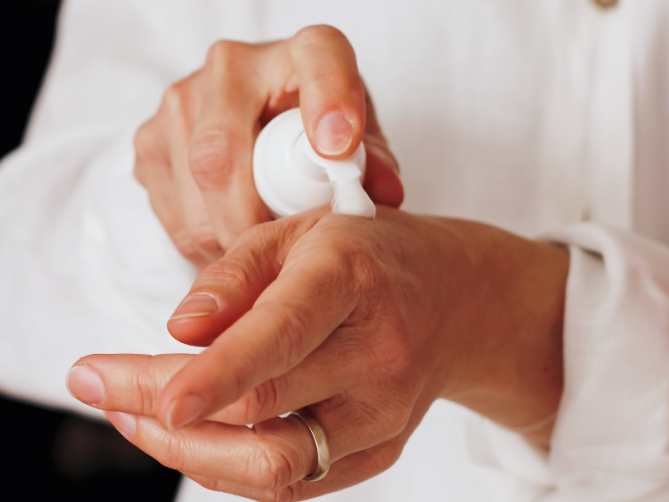 Wat Is Eczeem, De Oorzaken, Behandeling En Wat Je Zelf Kunt Doen. | MGB