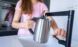 Kalk uit water halen: waarom, hoe en de voordelen uitgelicht