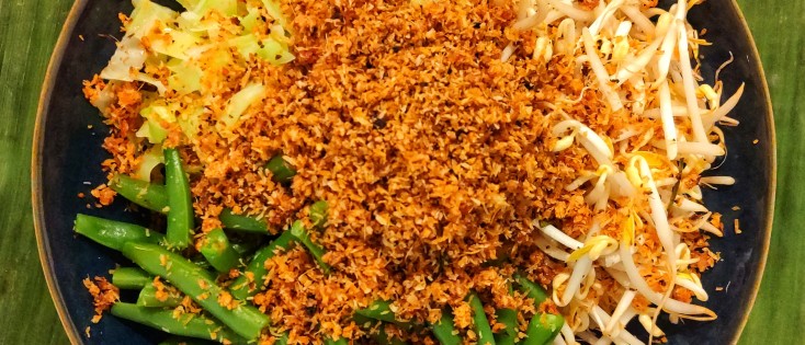 Urap urap recept voor Indonesisch groentegerecht met gekruide kokostopping