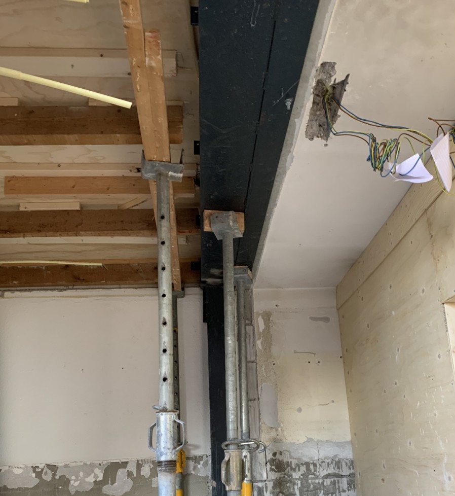 Hoe lang duur het plaatsen van een stalen balk en wat kost dit?