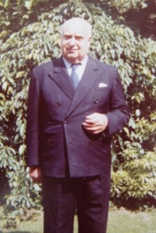 Who is Dr. James Cyriax? The "Einstein" of orthopaedic medicine