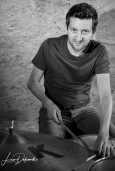Online leren drummen. Leer binnen de 30 minuten je eerste liedje.