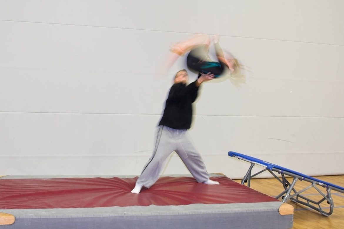 How To Learn To Do A Front Flip INFOLEARNERS