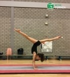 How to do a back walkover; read this step-by-step gymnastics exercises