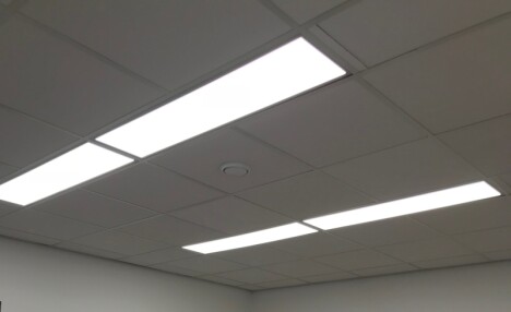 Plafondplaten systeemplafond met LED panelen