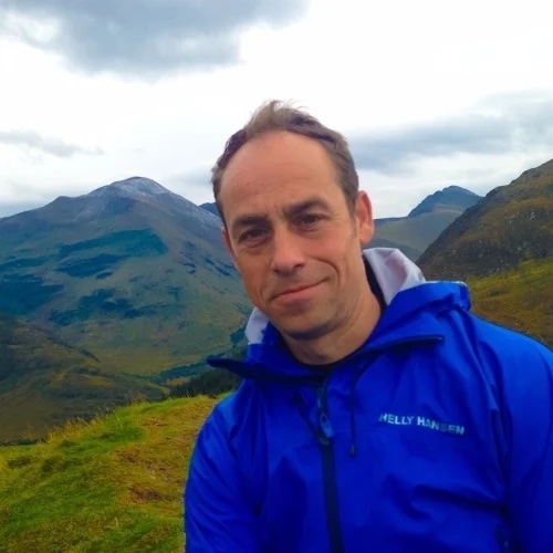 Klimrust oprichter Nikaj Junte, wandeltochten voor teams & ondernemers