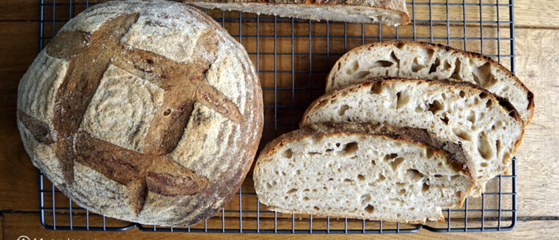 Rustiek bijna wit desembrood met spelt | Marije Bakt Brood