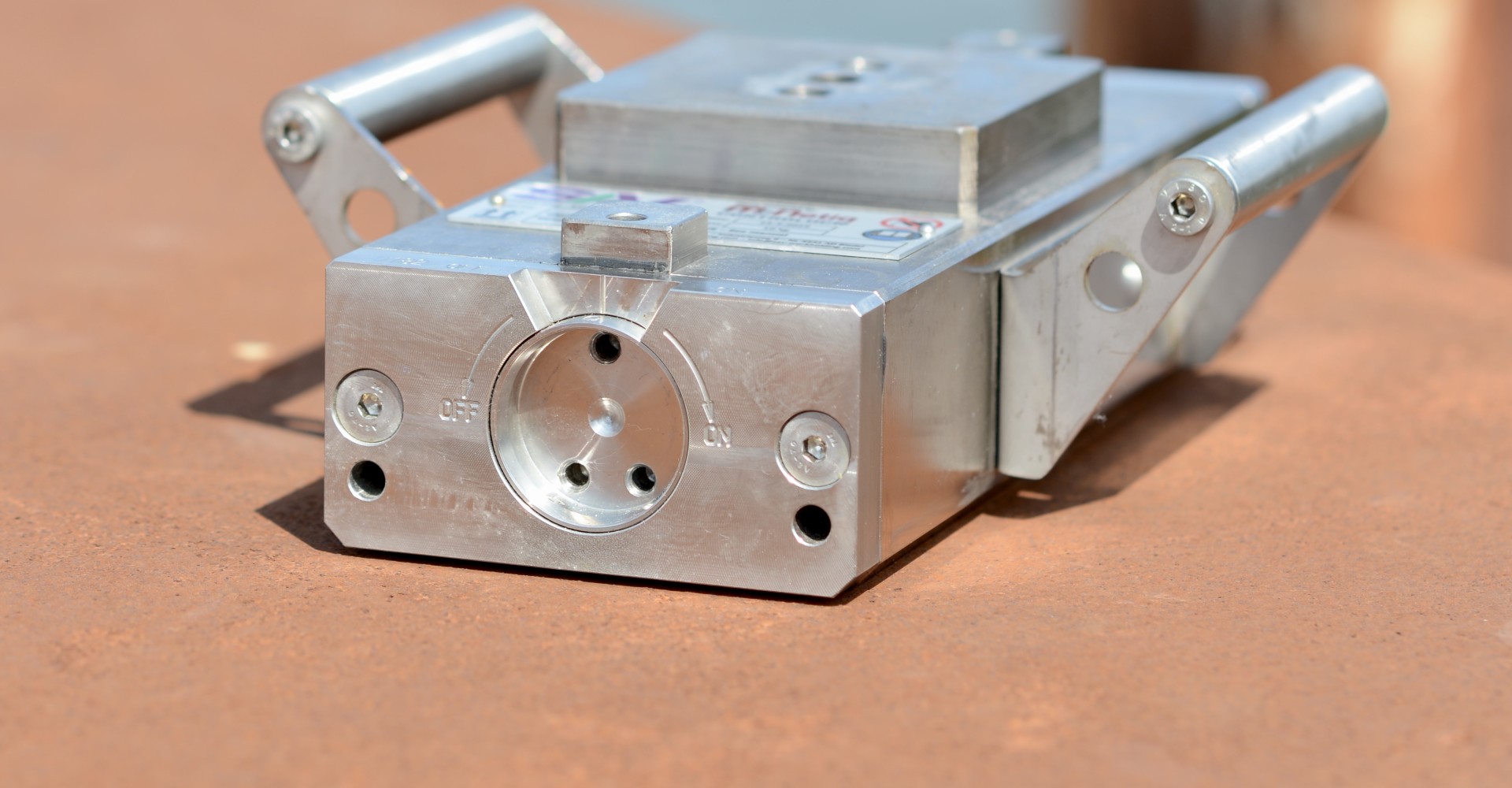 Safe magnet anchoring as an alternative to temporary welds