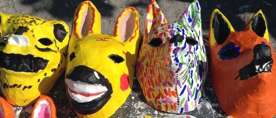 Maskers maken en maskerspel