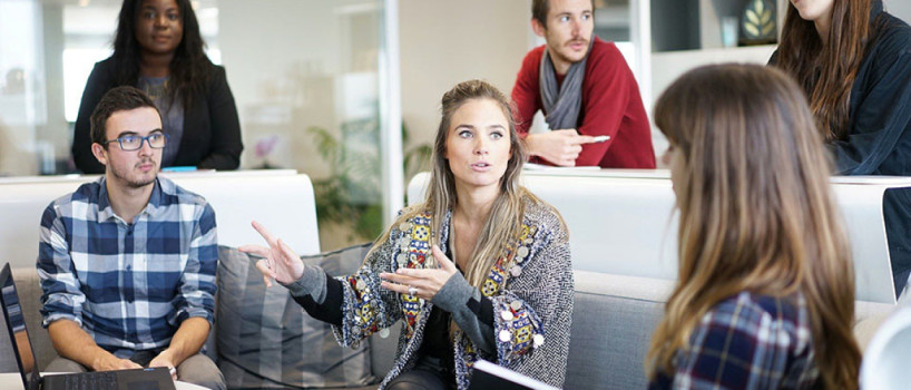 Valkuilen bij luisteren. Herken jij deze voorbeelden? Zo vermijd je het.