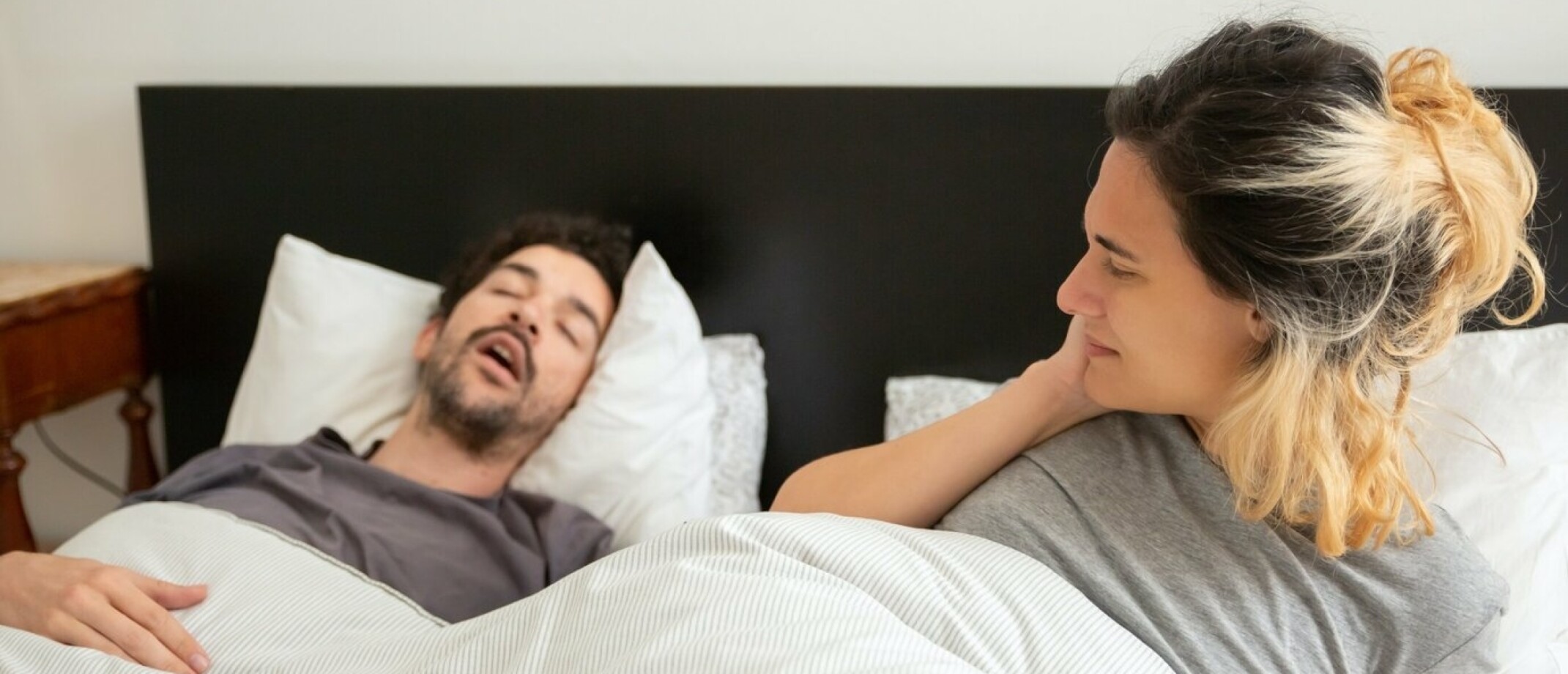 Hoe kan je slaapapneu verhelpen? 5 tips om snurken te voorkomen!