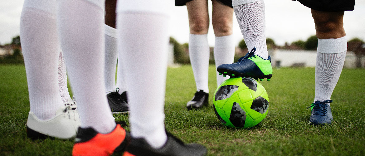 Kramp in de kuiten tijdens of na het voetballen | Wat kan je er aan doen?